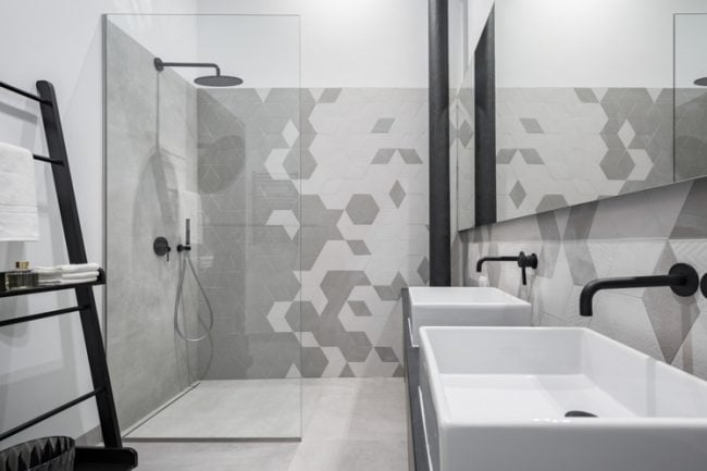 Shower Tray Sizes in the UK: A Guide - Showers To You